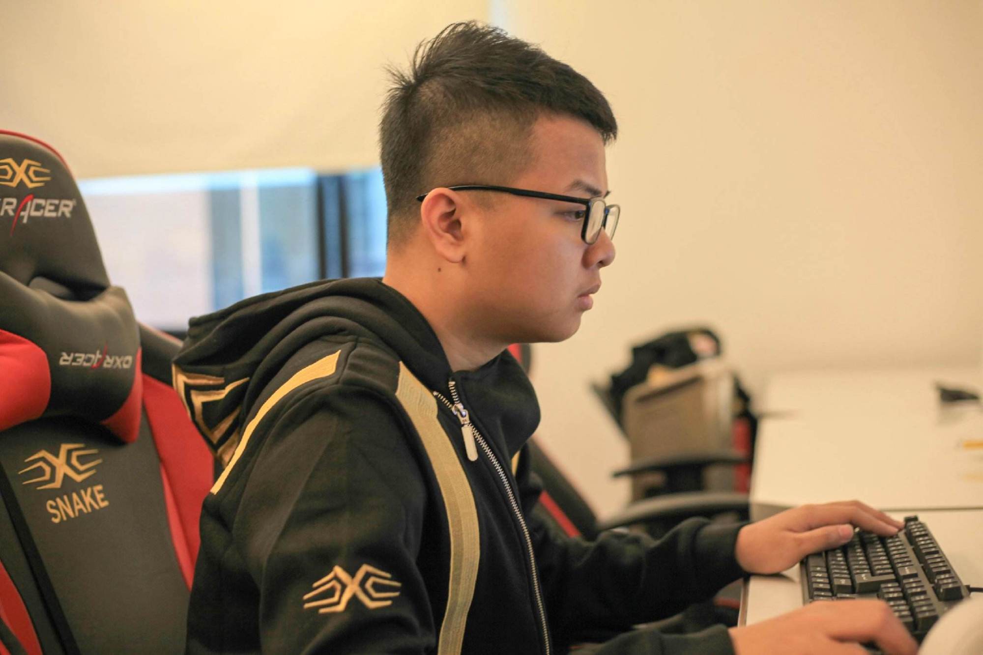 又一艘银河战舰，牛宝和Sofm加入FPX，能起飞吗？