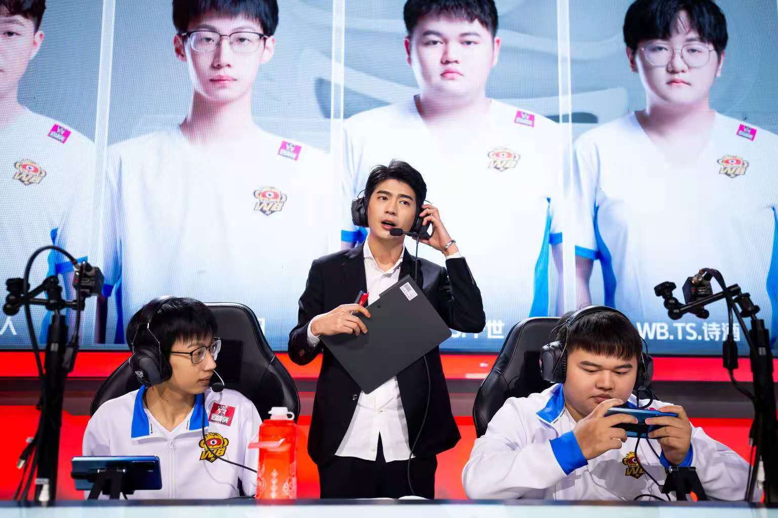 TS临阵换帅，kear重执教鞭！欲报被AG两次零封之仇？月光要当心了！