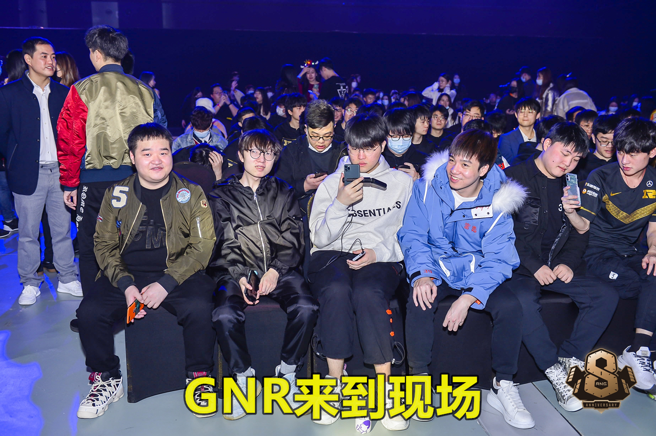 Uzi入选RNG名人堂，那他还能复出吗？其实LPL有过先例