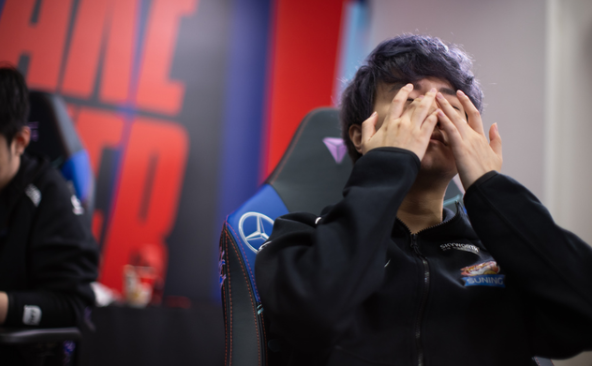 LOL：JDG新赛季起飞，SN教练离开，LPL四皇战队稳了？