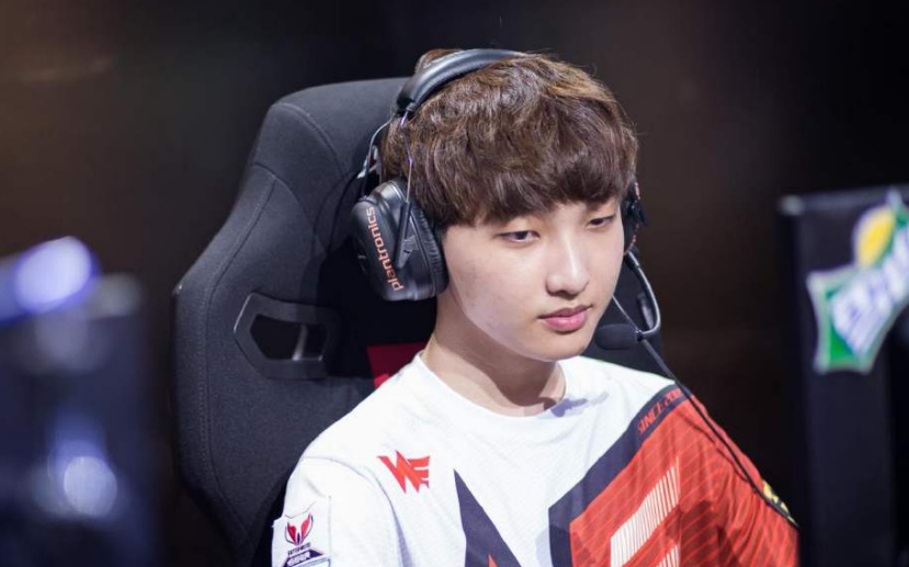 兮夜和WE恩断义绝！坦言：你60E和我有什么关系！WE的粉丝炸锅了