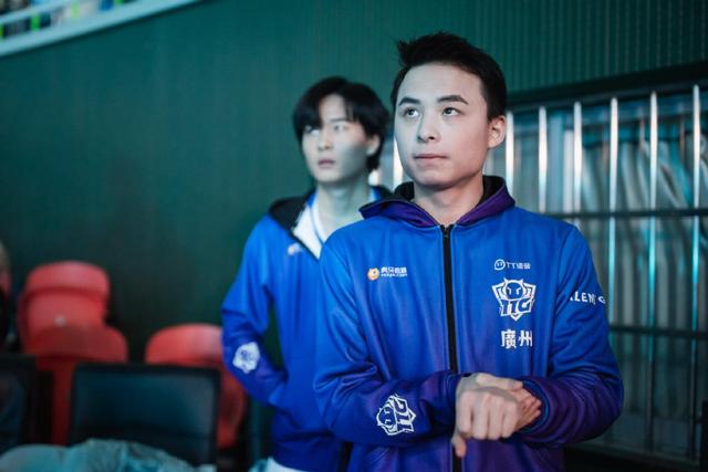 冬冠杯选拔赛还剩最后一天，积分榜出炉，XYG和QG晋级机会渺茫