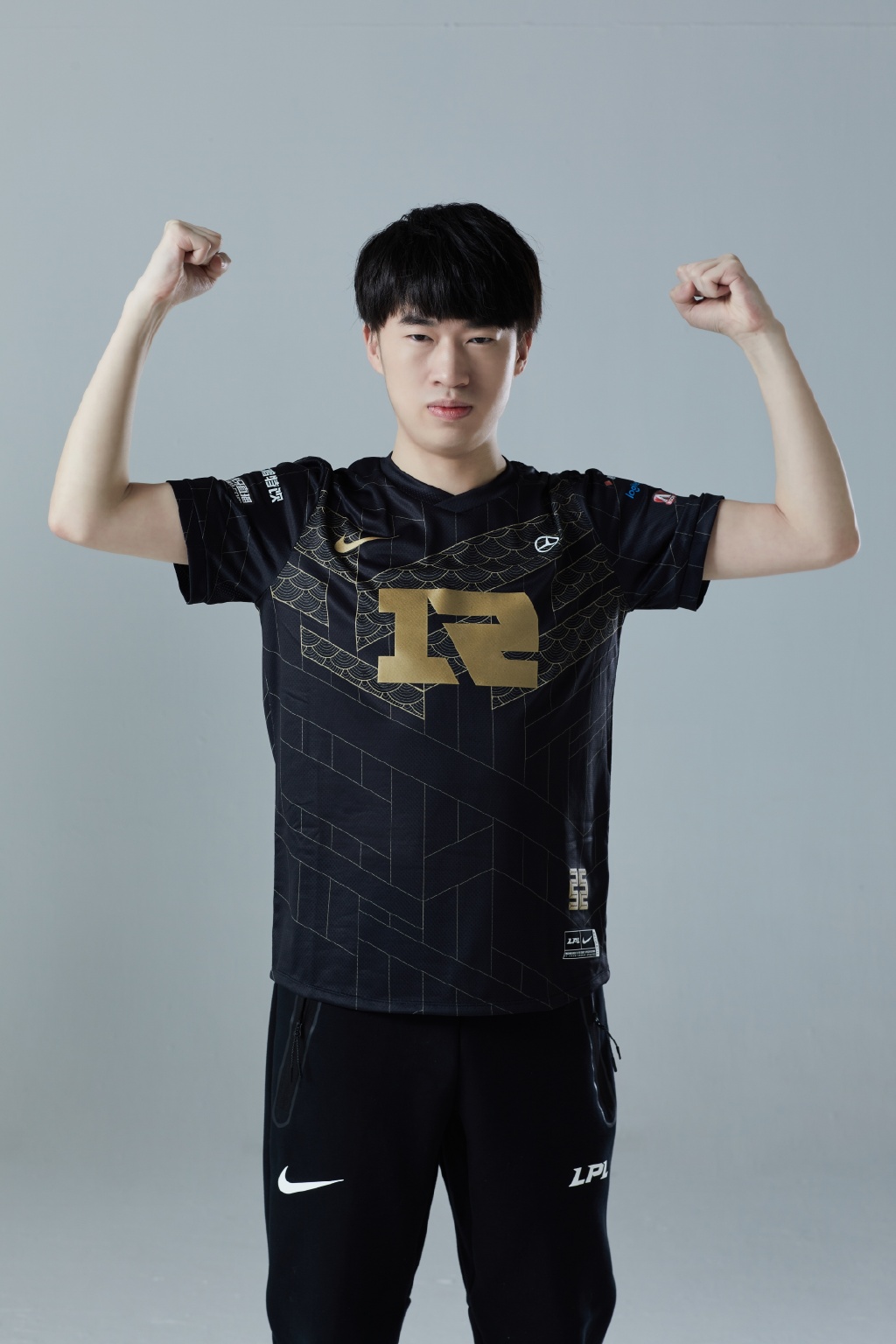 RNG喜提春季赛首胜，赛后小虎发言感谢Uzi，文森特评价小狗还是爹