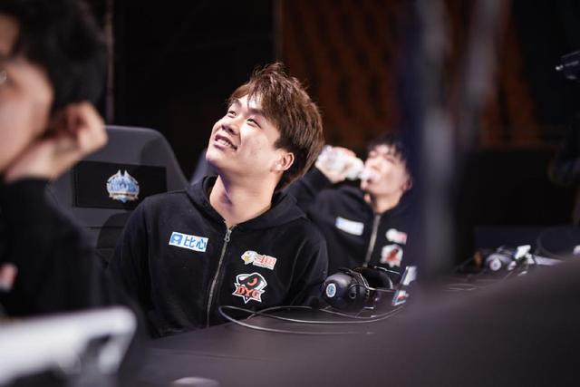 DYG4-1LGD大鹅，DYG强得让人“绝望”，网友：不在同一水平线