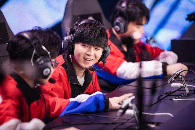 DYG4-1LGD大鹅，DYG强得让人“绝望”，网友：不在同一水平线