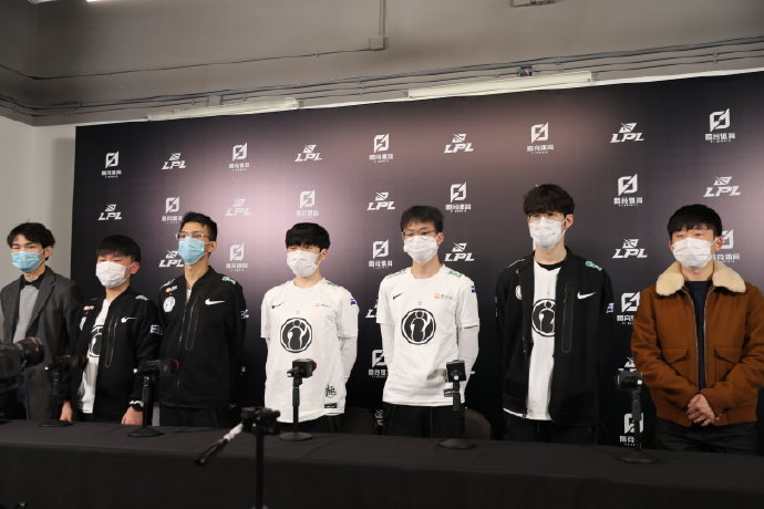 IG吊打OMG，Theshy也开始刷数据！德云色大赞：打RNG有希望了