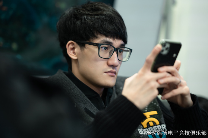 FPX打野Bo一夜打上韩服第二状态火热，Karsa能否抵御？