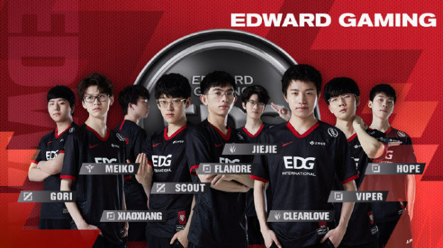毒奶还是夸赞？LPL官推：EDG积分说明一切，圣枪哥冲击S11