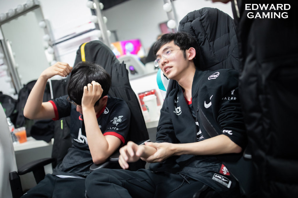 毒奶还是夸赞？LPL官推：EDG积分说明一切，圣枪哥冲击S11