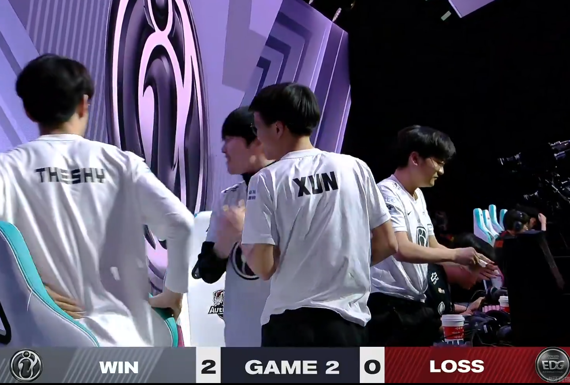 IG终结EDG八连胜！PUFF一战封神，笑笑赛后给予他三字高度评价