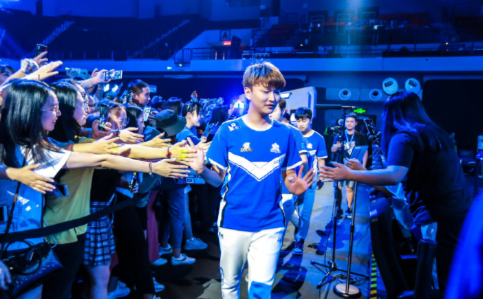 Cat工具人中单还是不如无心，花海好会控龙，eStar击败RNG！