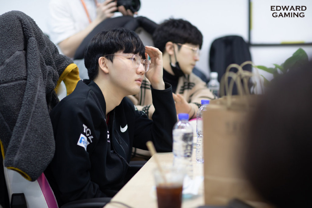 EDG双C实在是太强了！厂长透露：没有我，EDG可能就没有Viper