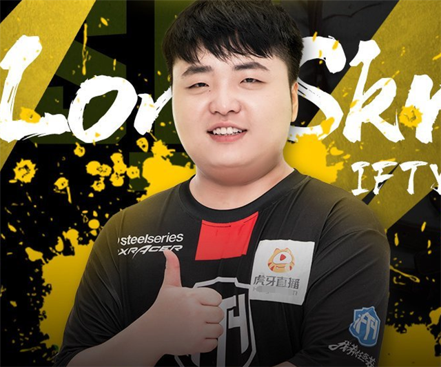 longskr决赛一穿四，三位解说捶桌捂嘴，兴奋得把解说费全刷给选手