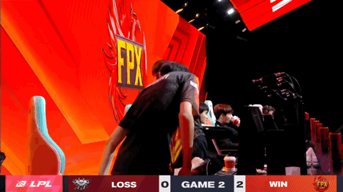 网友热议FPX赛后握手，世纪和解2.0？还是公关作秀给人看？