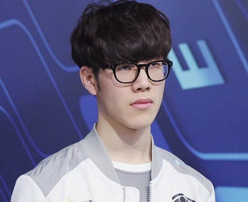 实至名归！小虎碾压TheShy票数成常规赛MVP、最佳上路