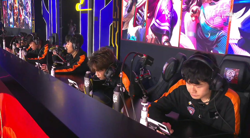 花海享受“一诺待遇”，小义2-1橘右京尽力了！eStar翻盘DYG