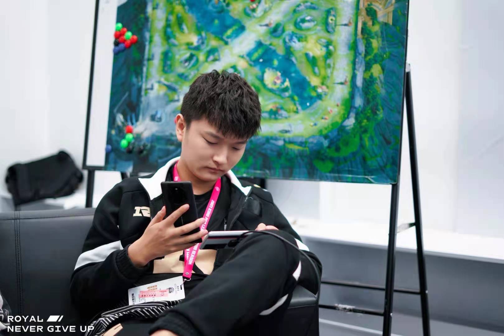 RNG.M惨败，6.6赛后采访太心酸！猫神创下KPL新纪录，期待重返巅峰！