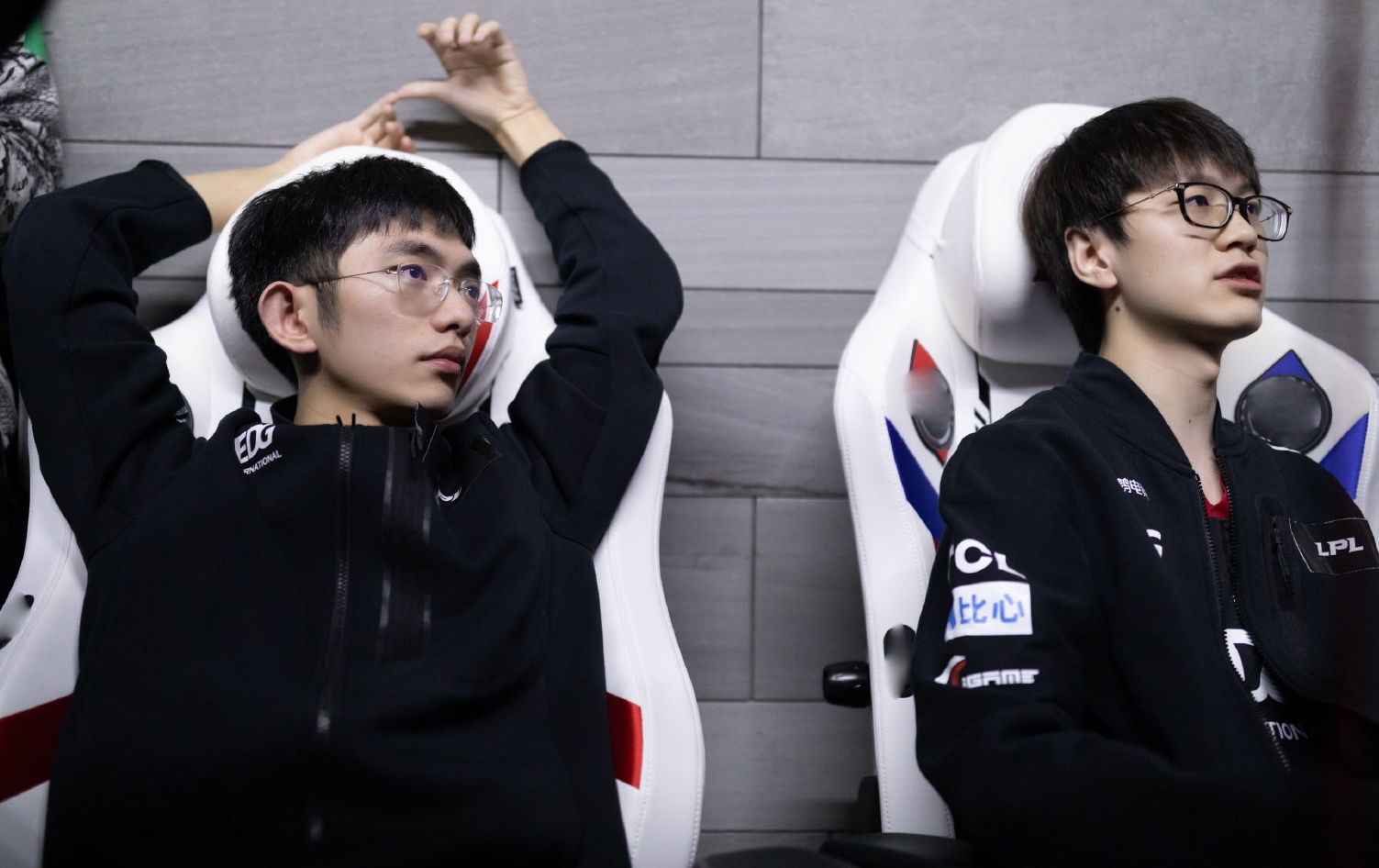 “BP真的烂”EDG淘汰画面流出，圣枪哥手伤严重，Doinb表情诛心