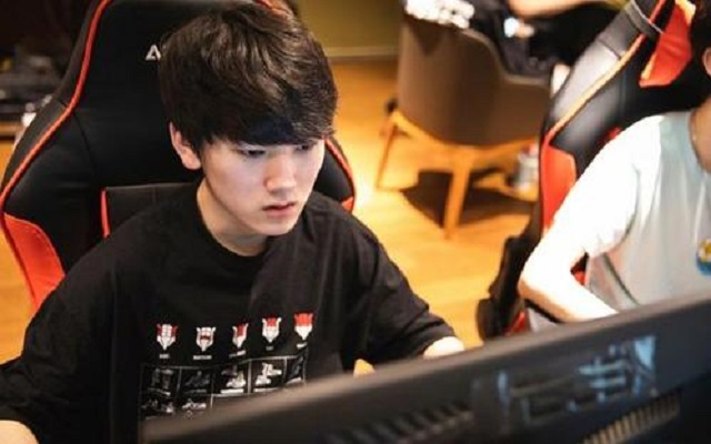 JKL真是暴毙AD？带着放大镜看选手，谁都难逃这个称号！