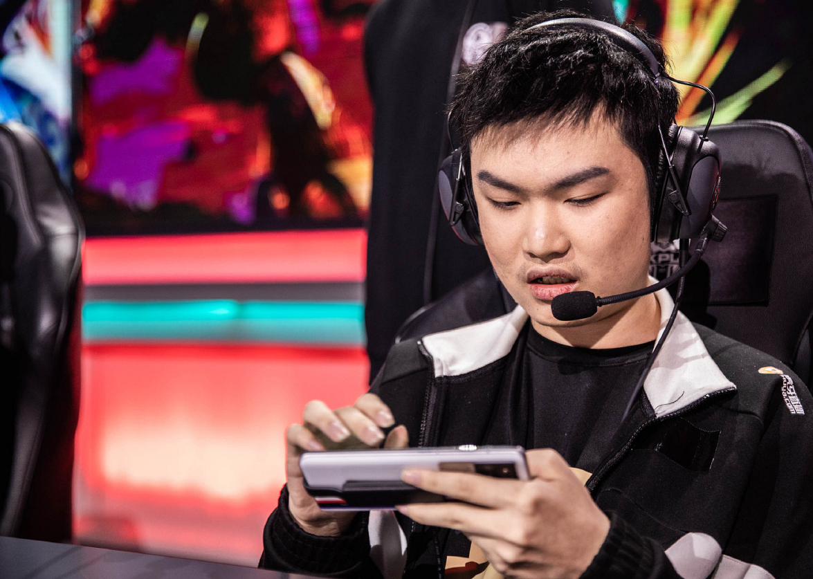 RNGM要成绩不要人气？猫神、六点六被轮换，RNGM或将步QG后尘