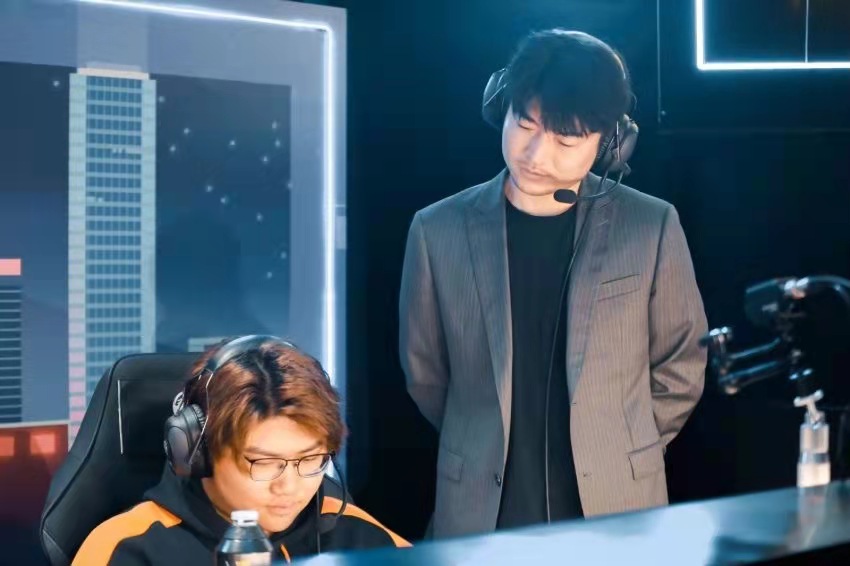 QG对阵KSG首发曝光：妖刀取代晨晨已没希望，Fly继续替补，为了“冲刺”B组真拼了！