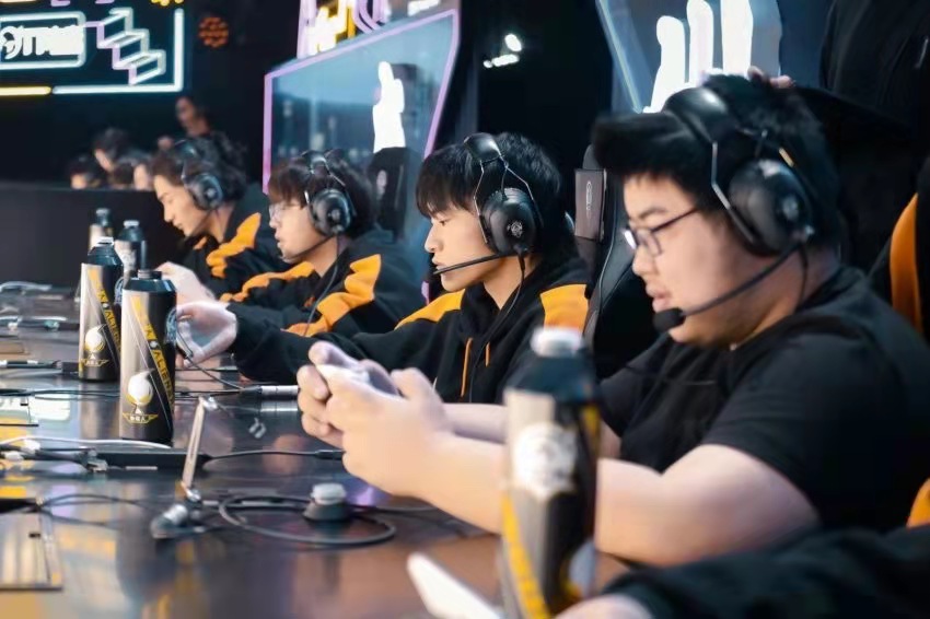 QG对阵KSG首发曝光：妖刀取代晨晨已没希望，Fly继续替补，为了“冲刺”B组真拼了！