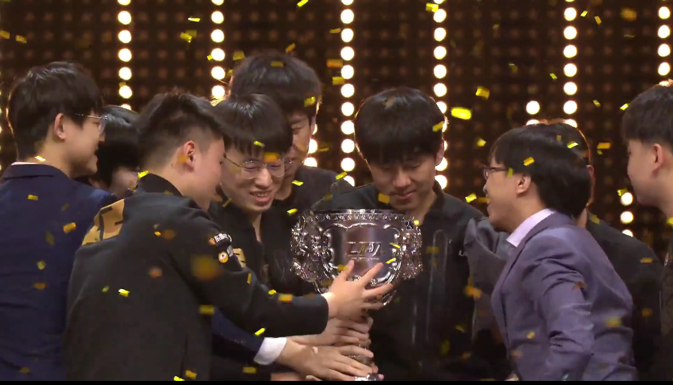 GALA卡莎五杀助RNG获得LPL春季赛冠军，“欢迎回到RNG统治的时代”