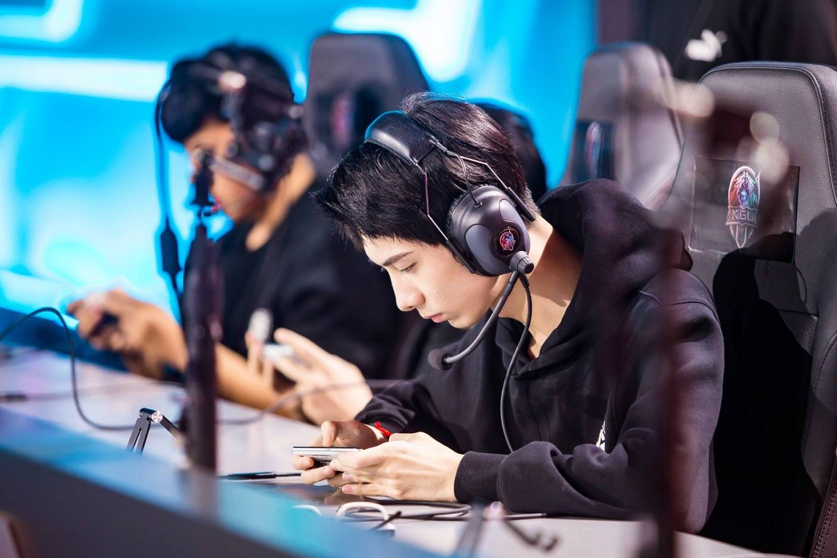 XYG登顶KGL，却被KPL的B组战队VG零封，KGL和KPL差距有点大