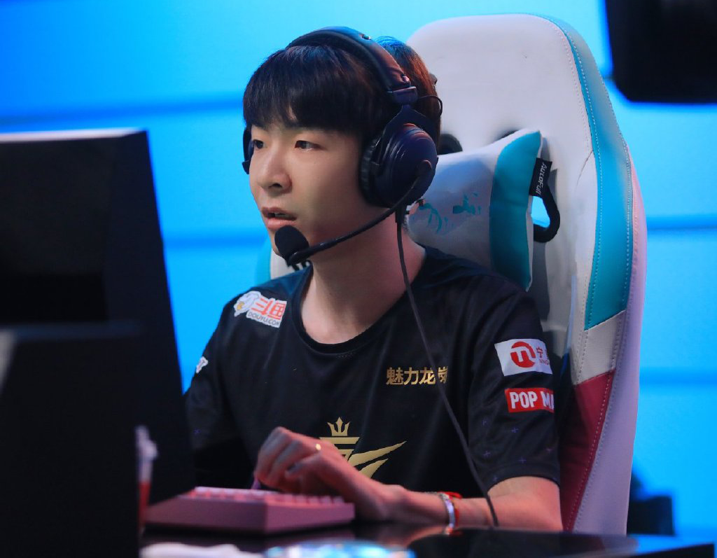 知情人爆料：V5有意LGD下路K哥 老队友狼行发文怒斥管理层