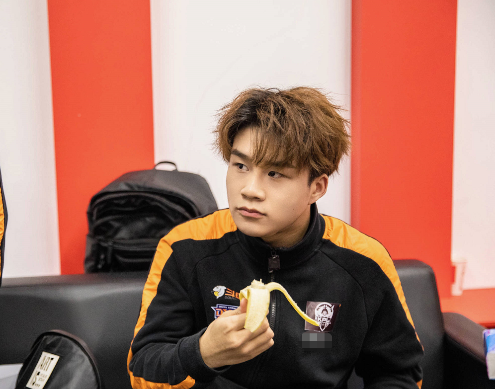 小义无限期停赛后，DYG输给了GK，Gemini：DYG还是需要小义！