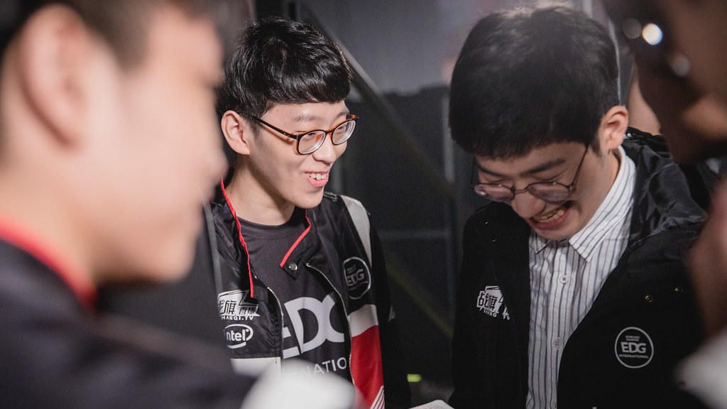 EDG前教练nofe透露：正在与某LPL队伍协商6个月的短期合同！哪支队伍最有可能？