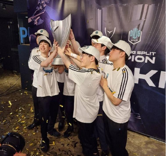 RNG终于认真了？首发选手疯狂上分直逼DK，观众：有好戏看了！