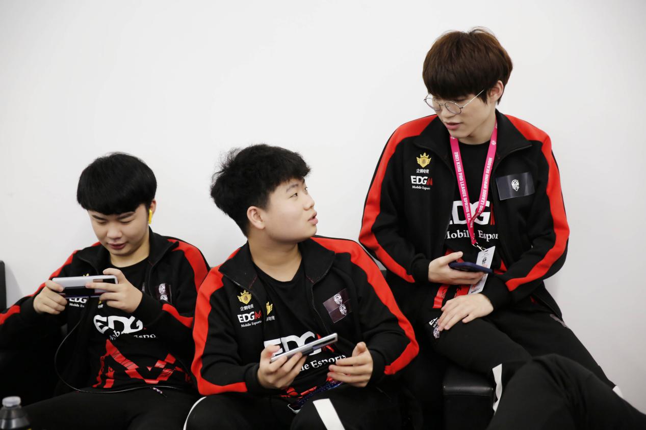 EDGM成春季赛首个被淘汰的战队，将休赛四个月，柠栀可惜了