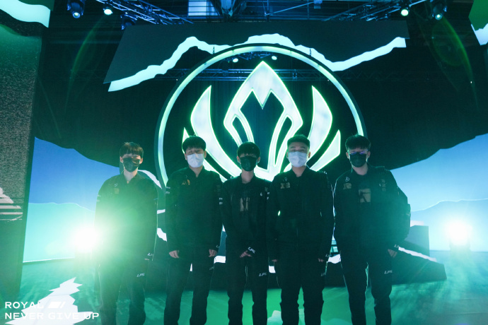 DK击溃C9打出1冷知识，Khan一人独C，Beryl小游戏真的打多了