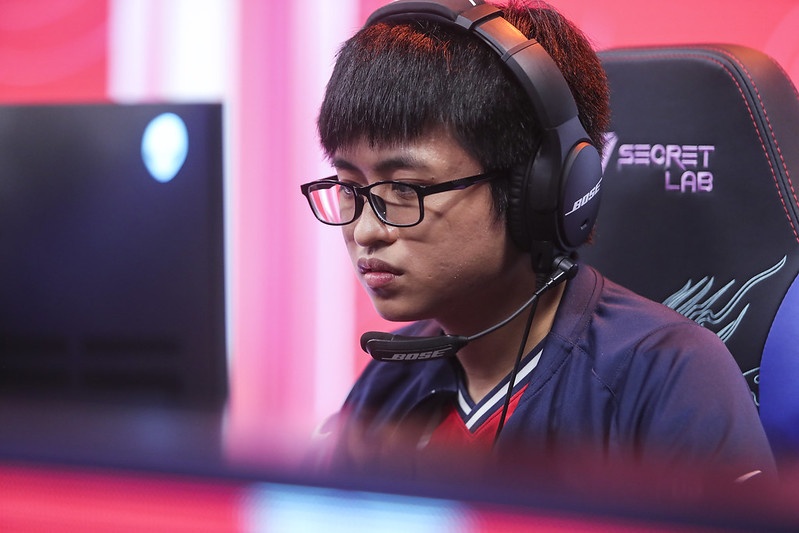 国外网友热议PSG击败RNG评论精选：C9基本凉凉了，RNG在间接性向perkz复仇啊