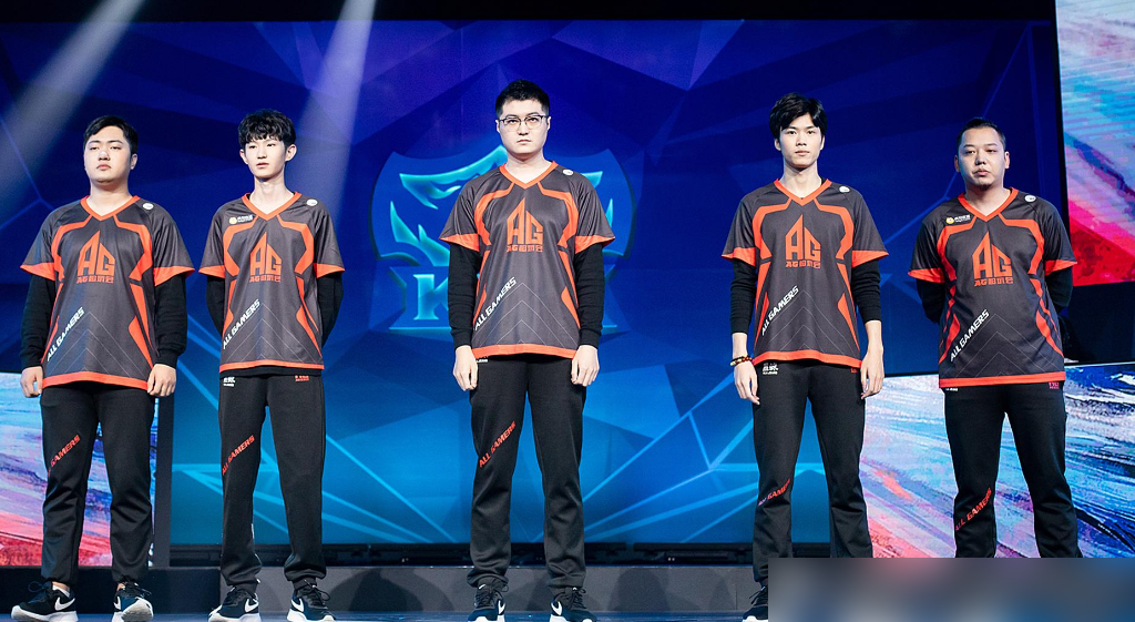 KPL老帅的心酸电竞史，从挫折中站起，银龙杯只是下一个开始