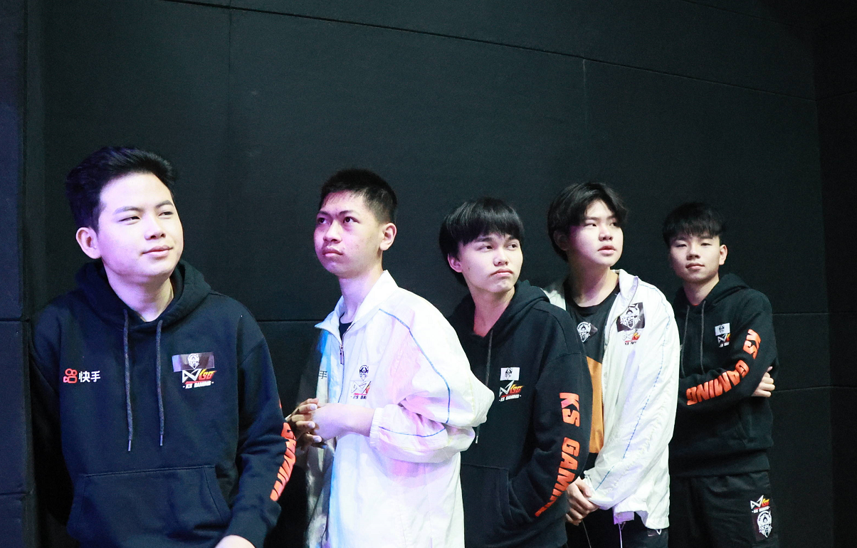 杭州LGD大鹅零封KSG，KSG确认无缘季后赛，网友：LGD太依赖冷轩了