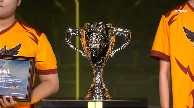 “XYG憾败，张大仙哽咽”：黑马逆袭的故事，有一个LGD就够了