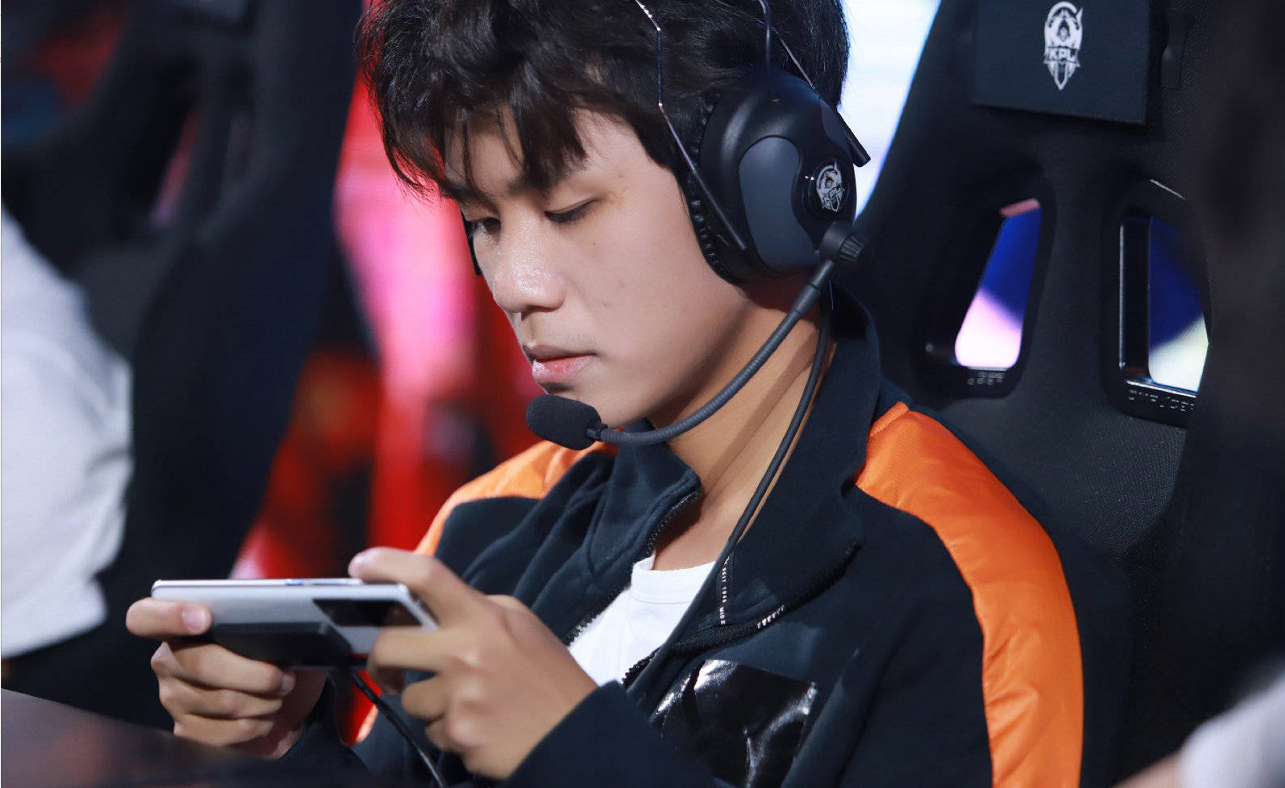 DYG教练直言小义太能“刷”，逆风能力不太行，和初晨反过来了