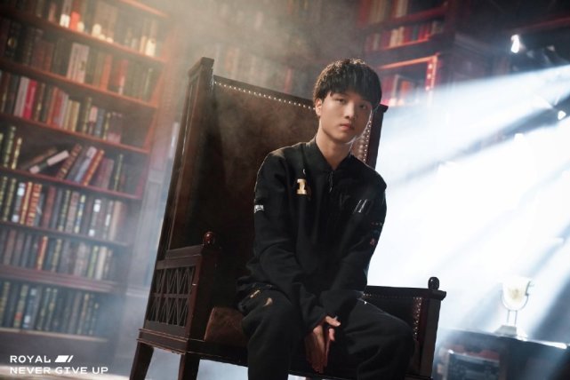 真就不让XLB离开？RNG发布夏季赛大名单：XLB下放二队，中单无替补