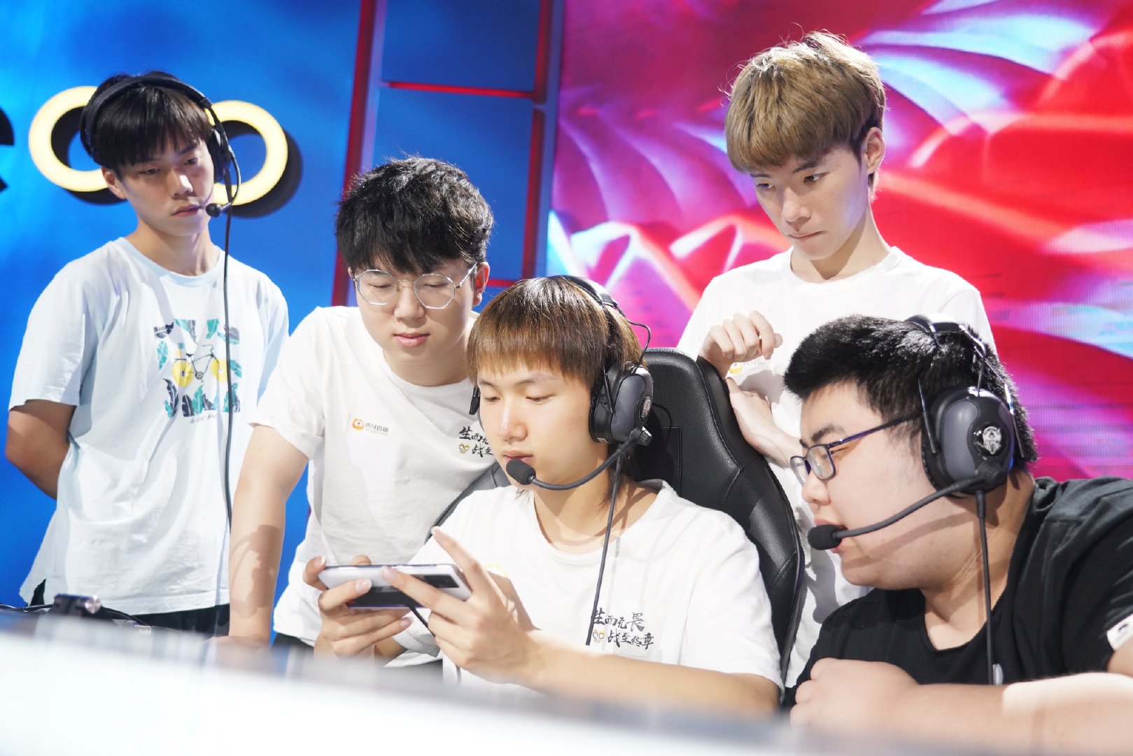 QG被estar淘汰，飞牛却用赛场表现“征服”了老林：你是最配FMVP的选手！