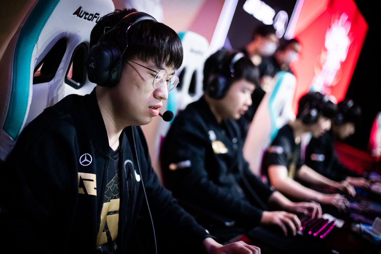 RNG击败RW结束连败，版本答案找到了！没错，就是你信爷