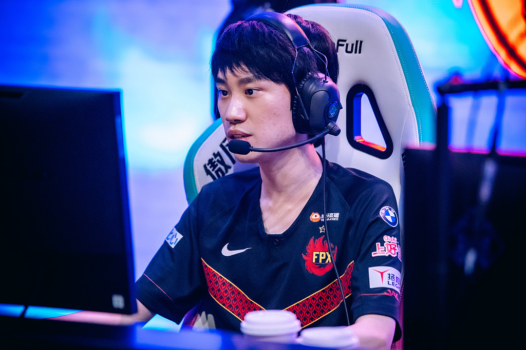 “水晶哥给世界赛选手评级”，Doinb比Chovy强，RNG收获王炸