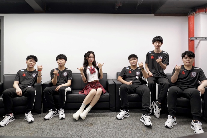 AG成为电竞俱乐部影响力排行第一名，与IG、RNG位列前三