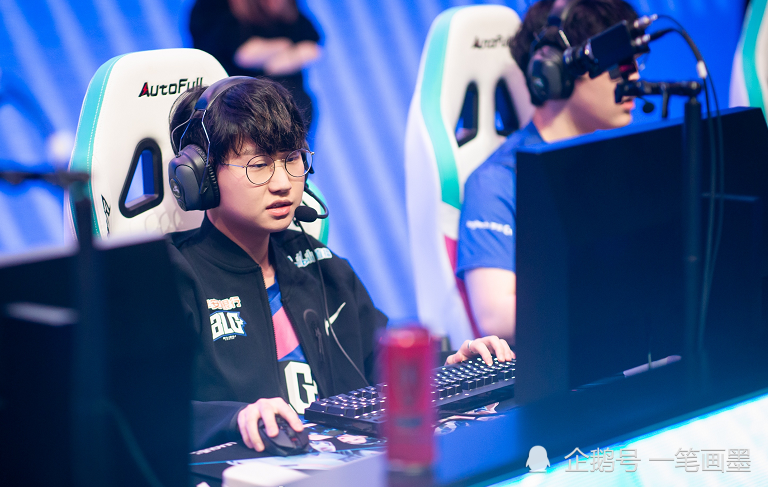 知情人士再爆猛料，BLG已与UZI洽谈签约，S12赛季有望组建银河战舰