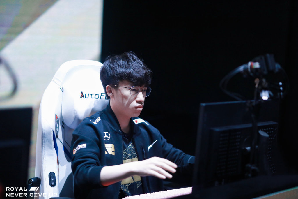 RNG击败LGD，小虎就遇到强敌！知情人爆料：Theshy回归首秀就是打RNG