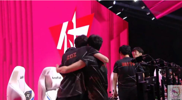 LPL最燃战队出现！偷家IG，击败RA，却是他们最后一个赛季！