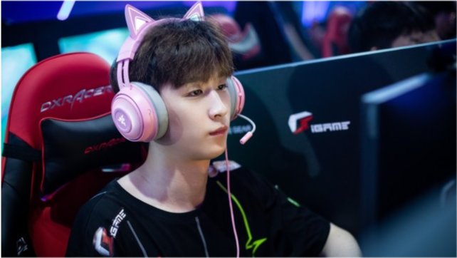 4AM永远撞车17SHOU被认为是外挂！夏季赛赛场奶茶破冰！