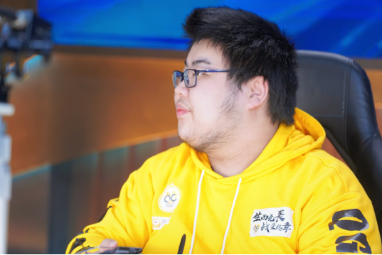 QG核心是谁一目了然！Fly神勇马超带飞QG，小胖还不服气吗？