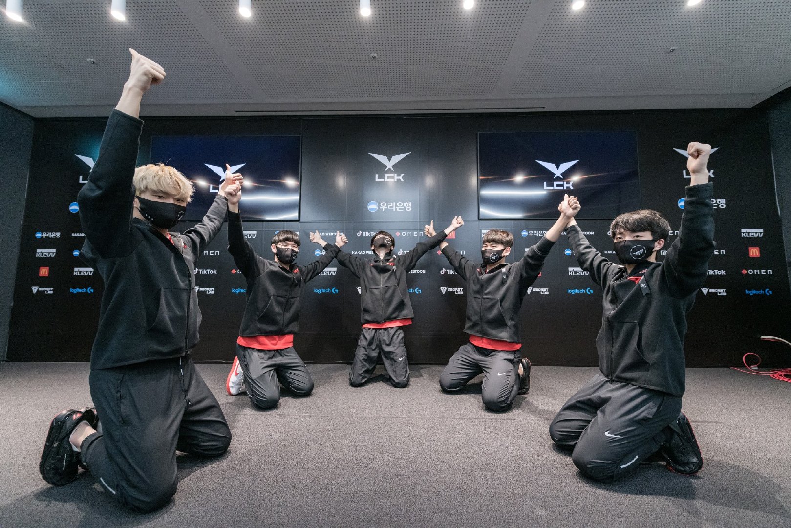 DK轻取LSB晋级世界赛，收官战GEN对阵NS，T1要直接躺赢了？